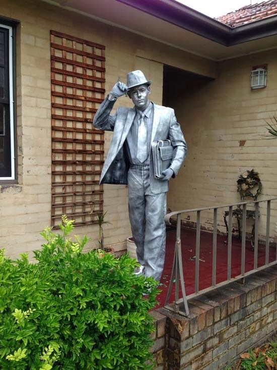 Human Statue Bodyart: Telstra Platinum Product Launch, Silver Human ...