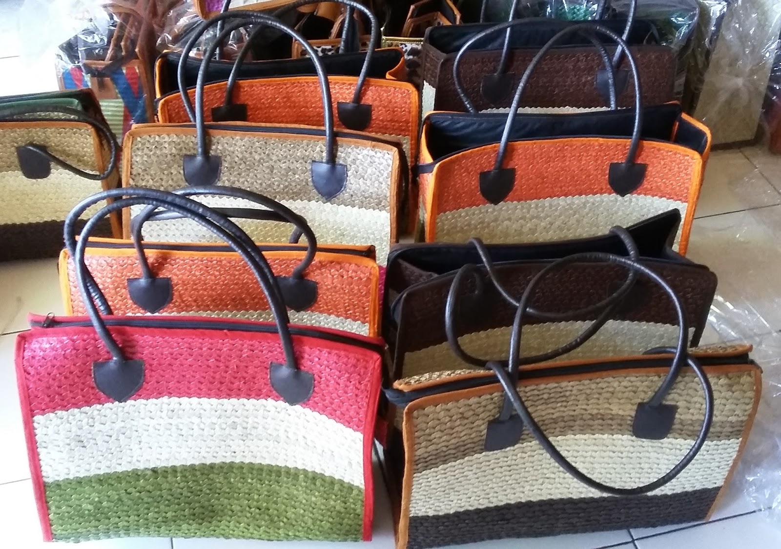 Tas daun Lontar Bali Tas Bali,Tas anyaman bali, Tas Pelangi Bali oleh ...