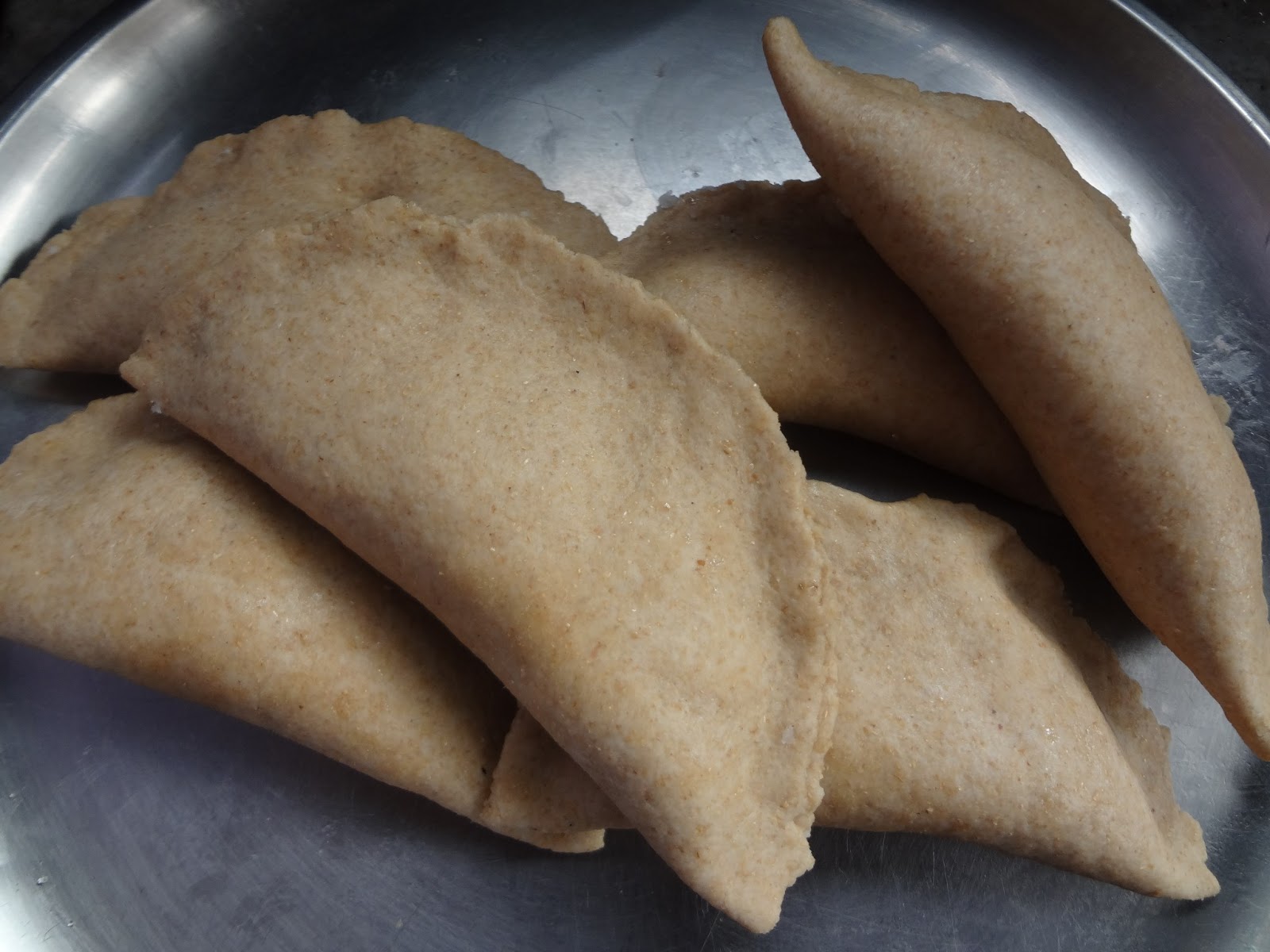 Suma's Recipes: Sweet folded puri(madhura madakku puri)