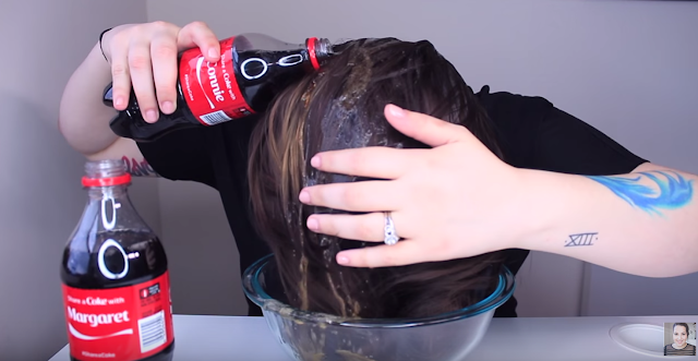 She Pours A Coca Cola In Her Hair And The Outcome Is Actually Unreal ...