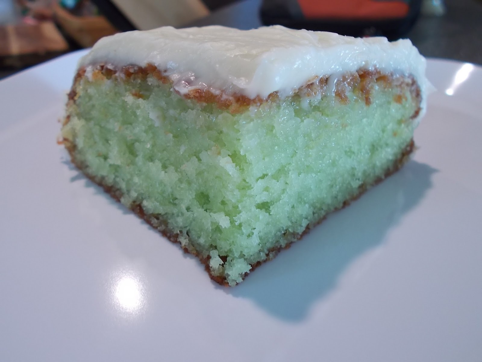 Dawn's Blogalicious: Key Lime Cake