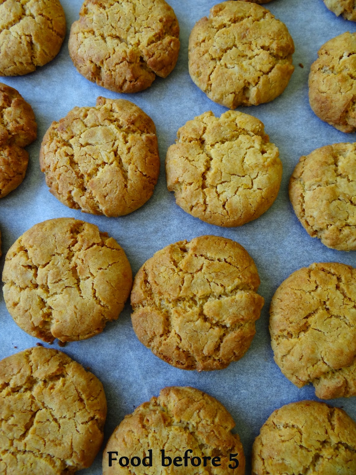 Simple home cook: Gingernut biscuits