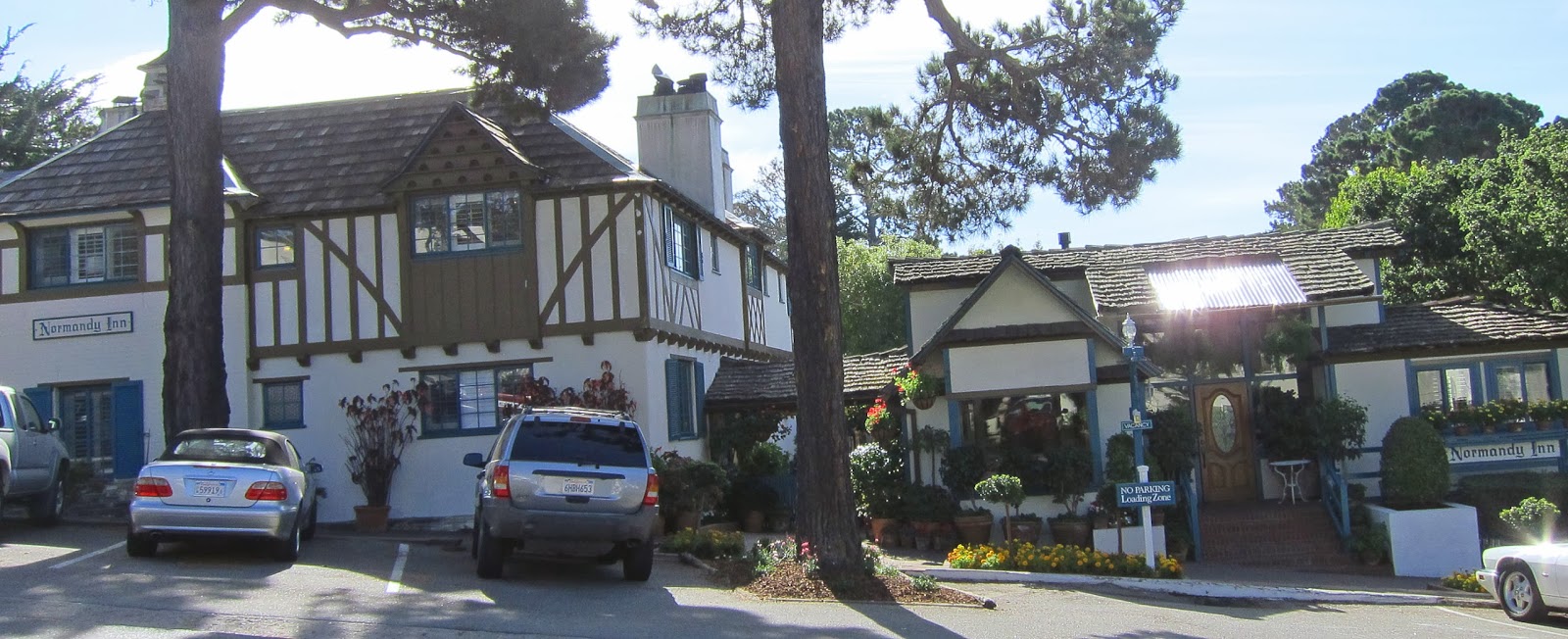 Carmel-by-the-Sea Walk Ocean Avenue to the Beach Tour and Map