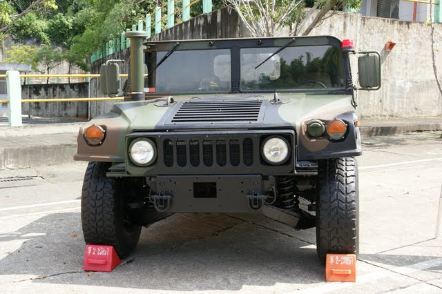 Blair's 軍事,警察及消防攝影: M56 Coyote Smoke Generator 土狼式渦輪發煙車