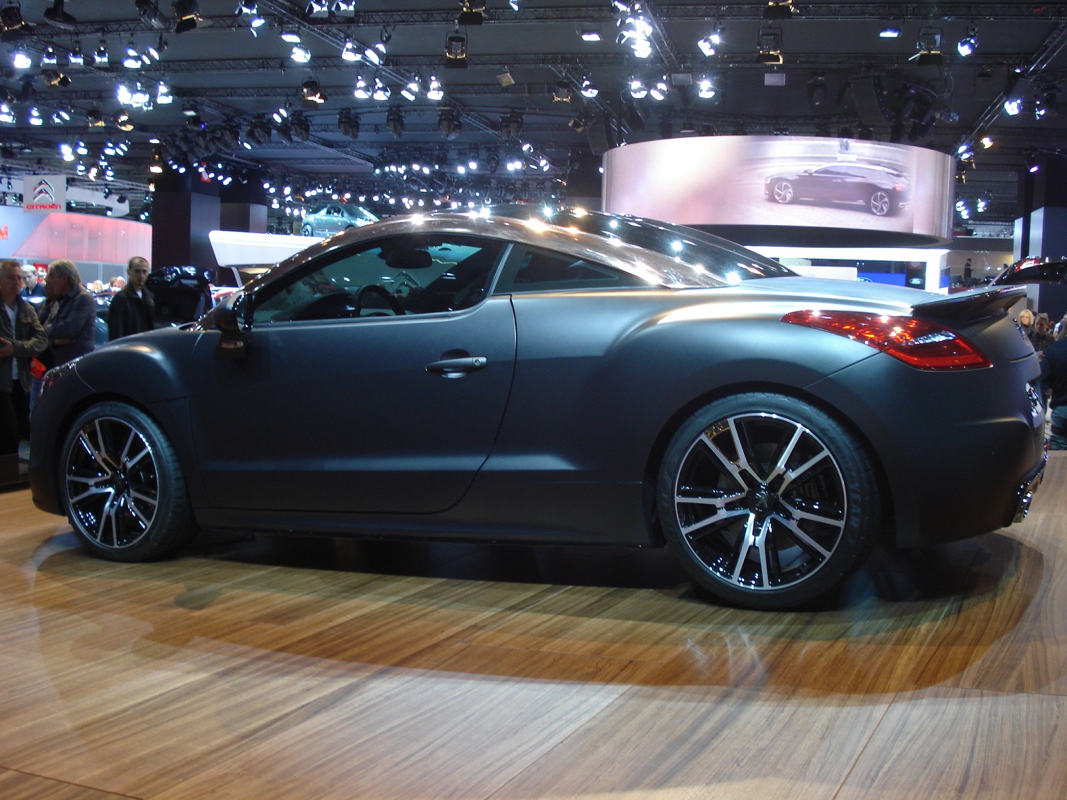 Peugeot RCZ R Concept in Paris