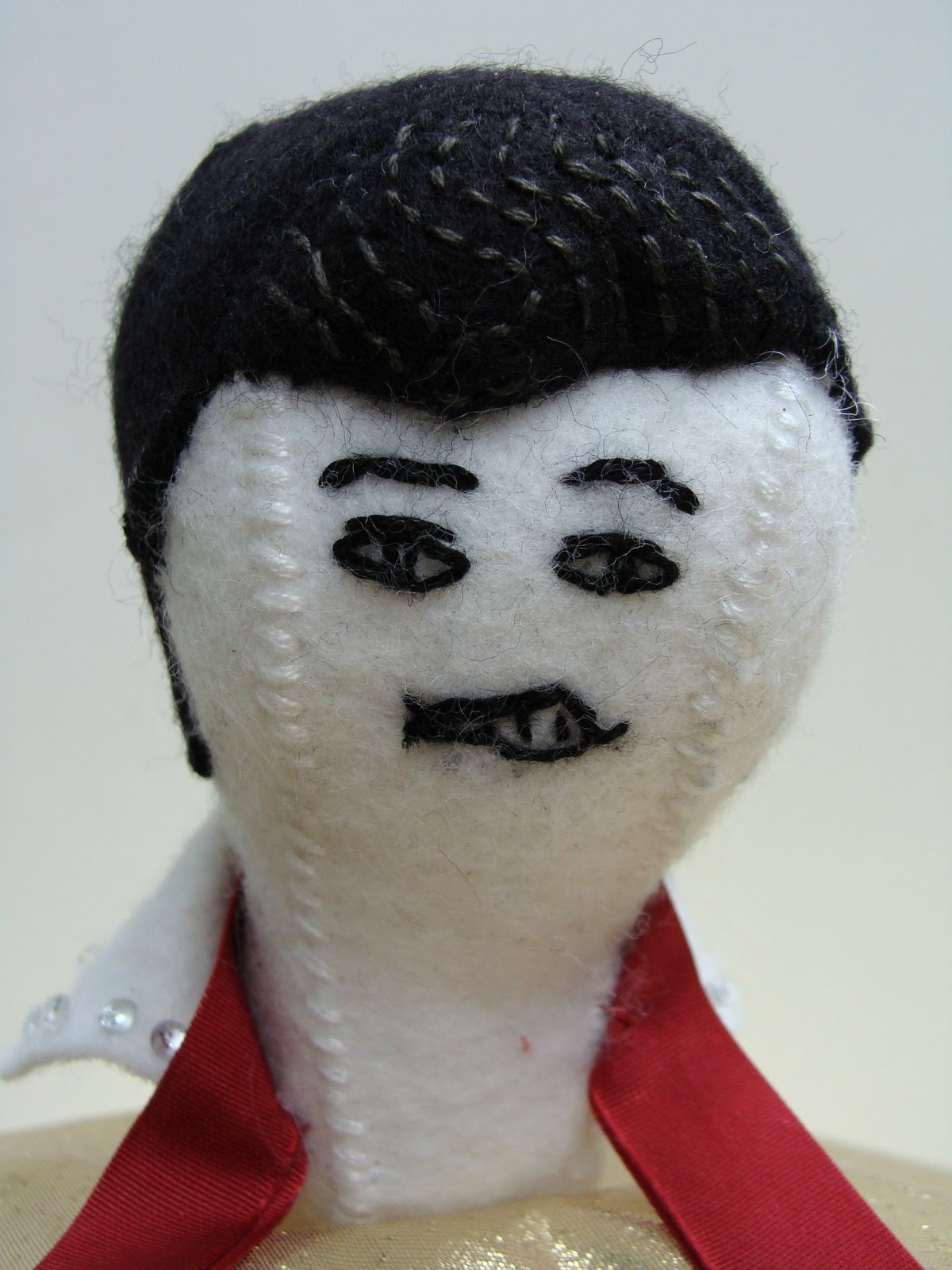 Sew Me a Story: Wee Wonderfuls Wednesday! Elvis Inchworm