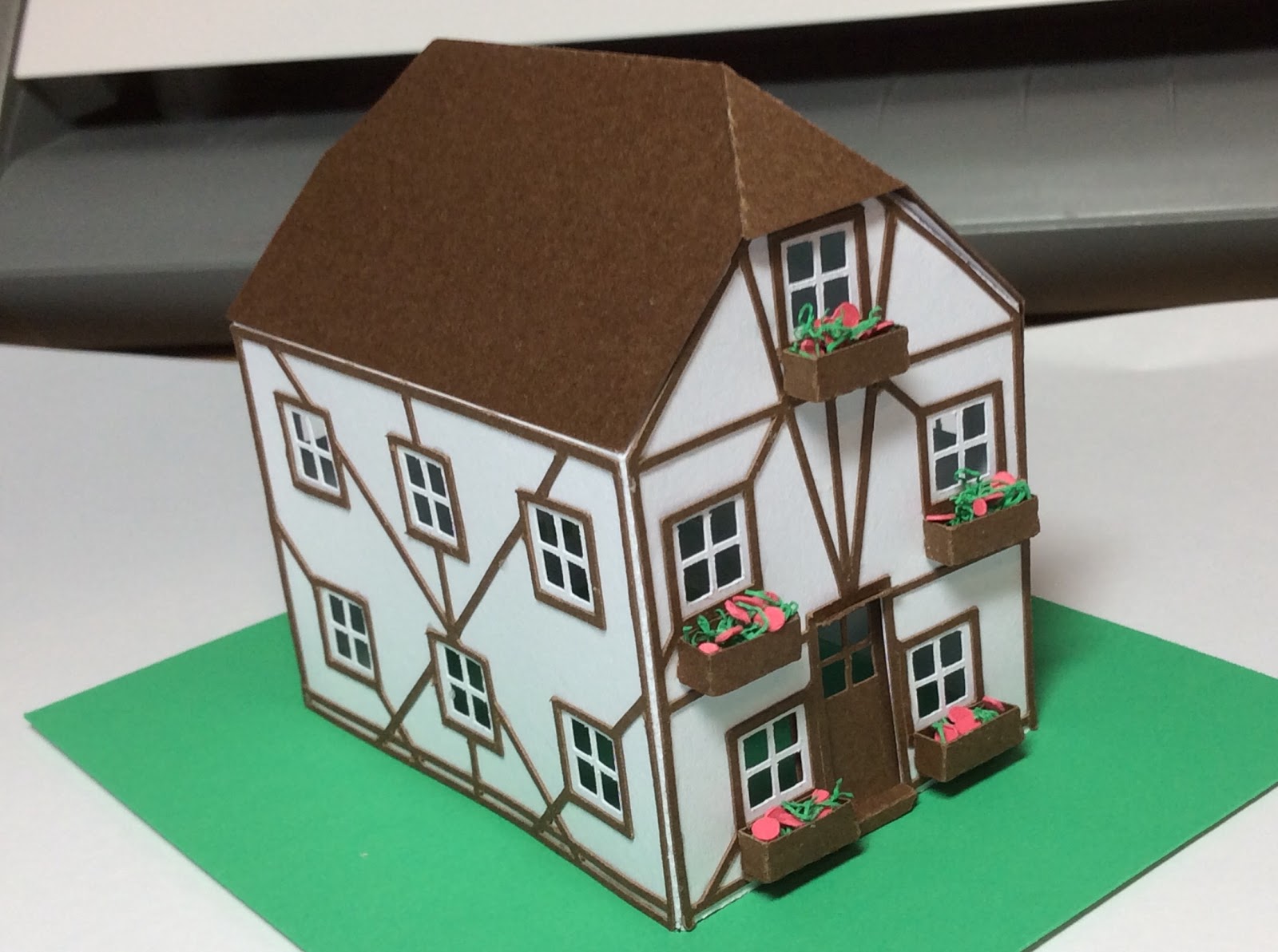 Papercrafts and other fun things: Miniature House #23 - Bavarian Style