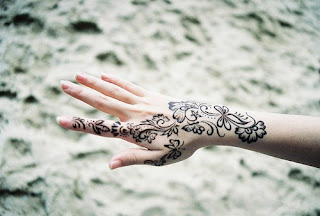 25 Beautiful Henna Designs | the perfect line