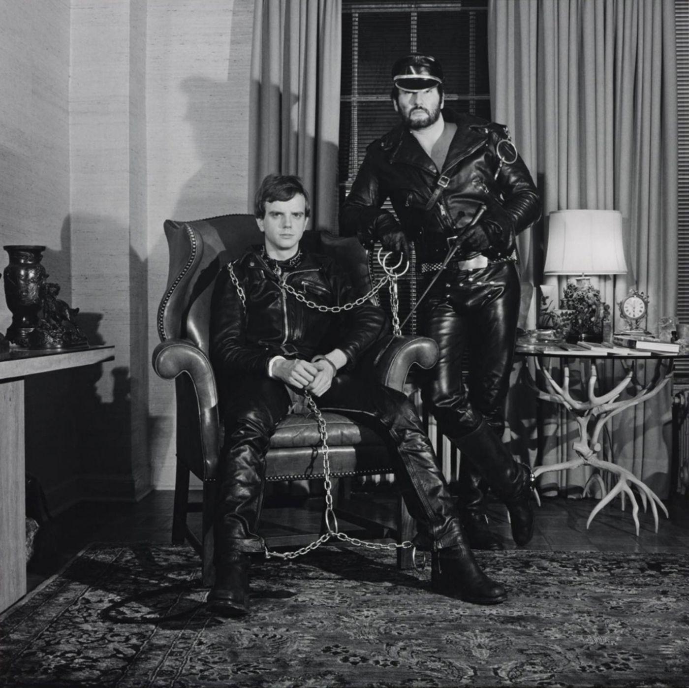 Bibliothèque Gay: Robert Mapplethorpe, "habillé" par Florent Rousseau