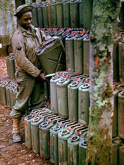 Allied 50 gal fuel drums and crated stores - what colours? - AFV WWII ...