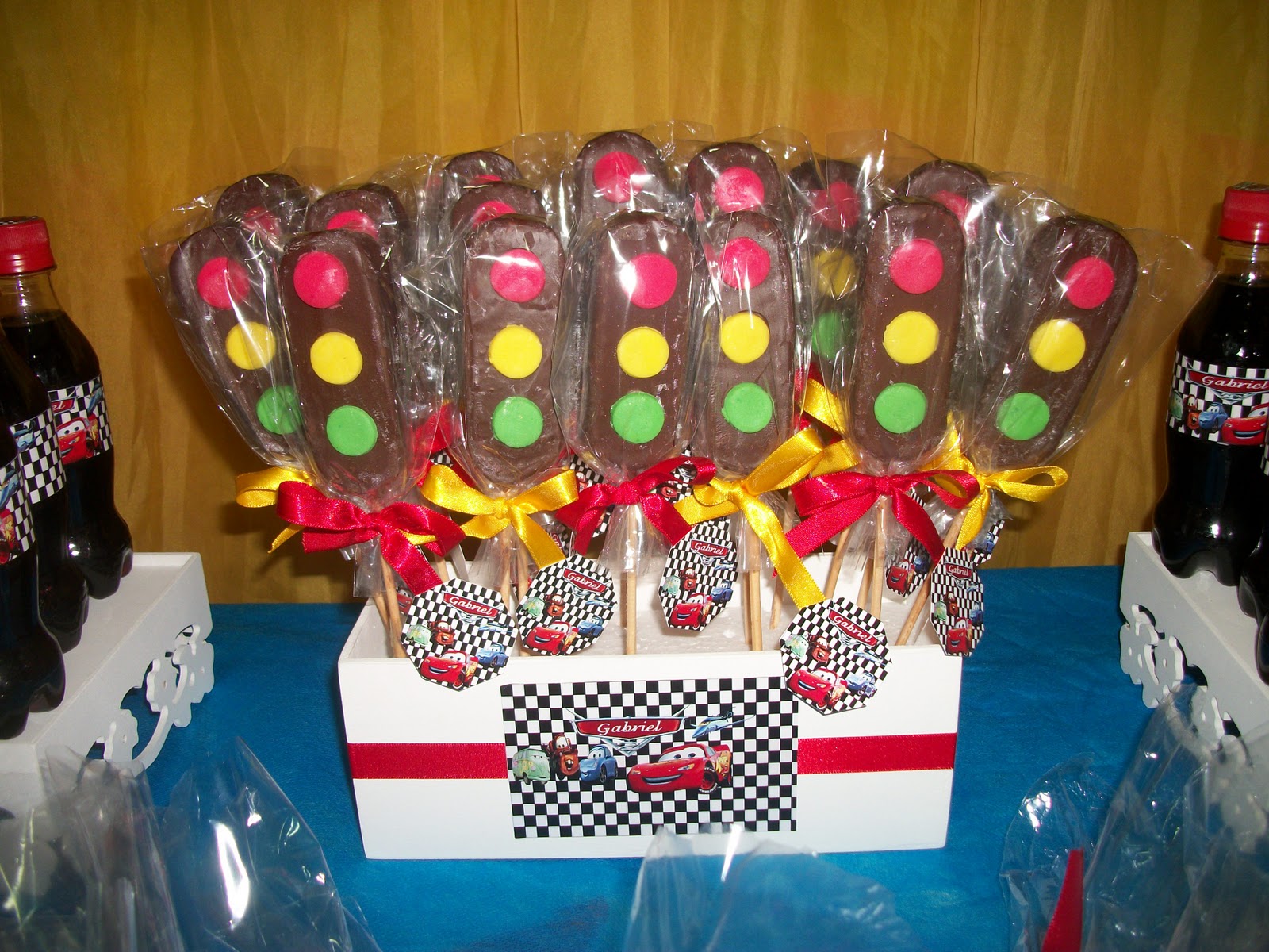 dolcetti semaforo | Cars birthday parties, Race car party, Cars birthday