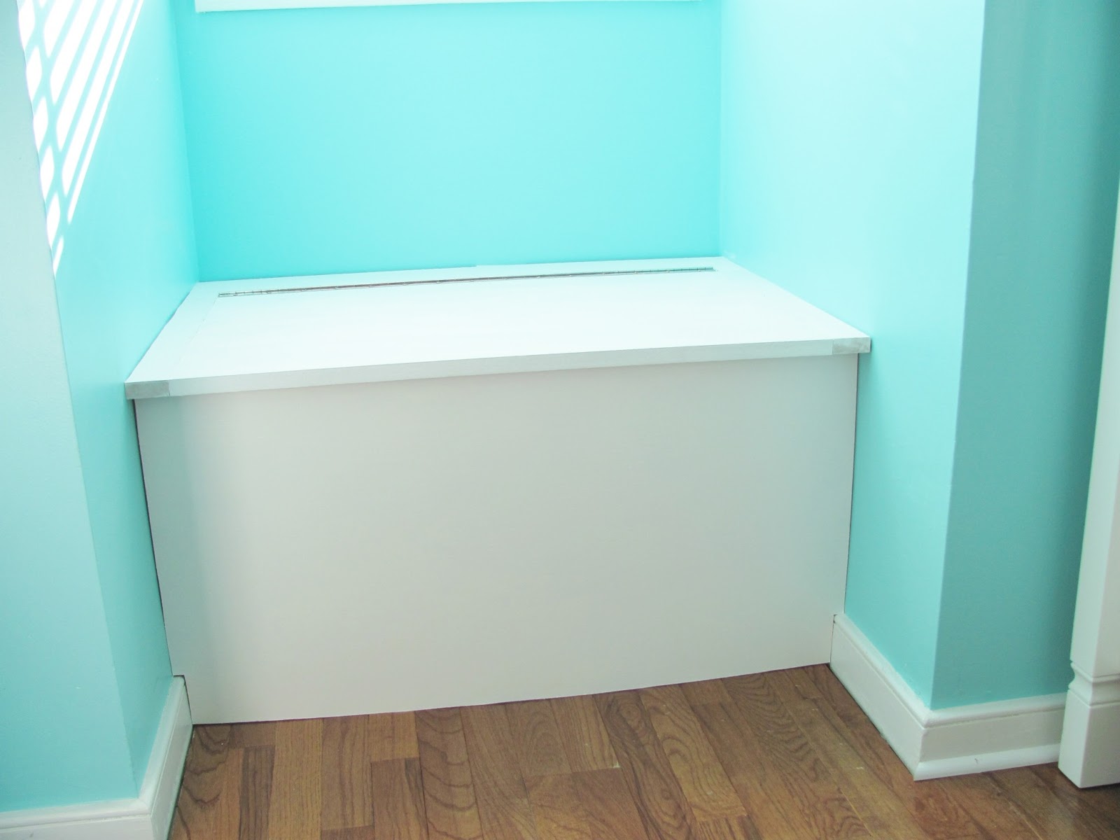 Silver Lining Decor: DIY Built In Window Seat and Storage