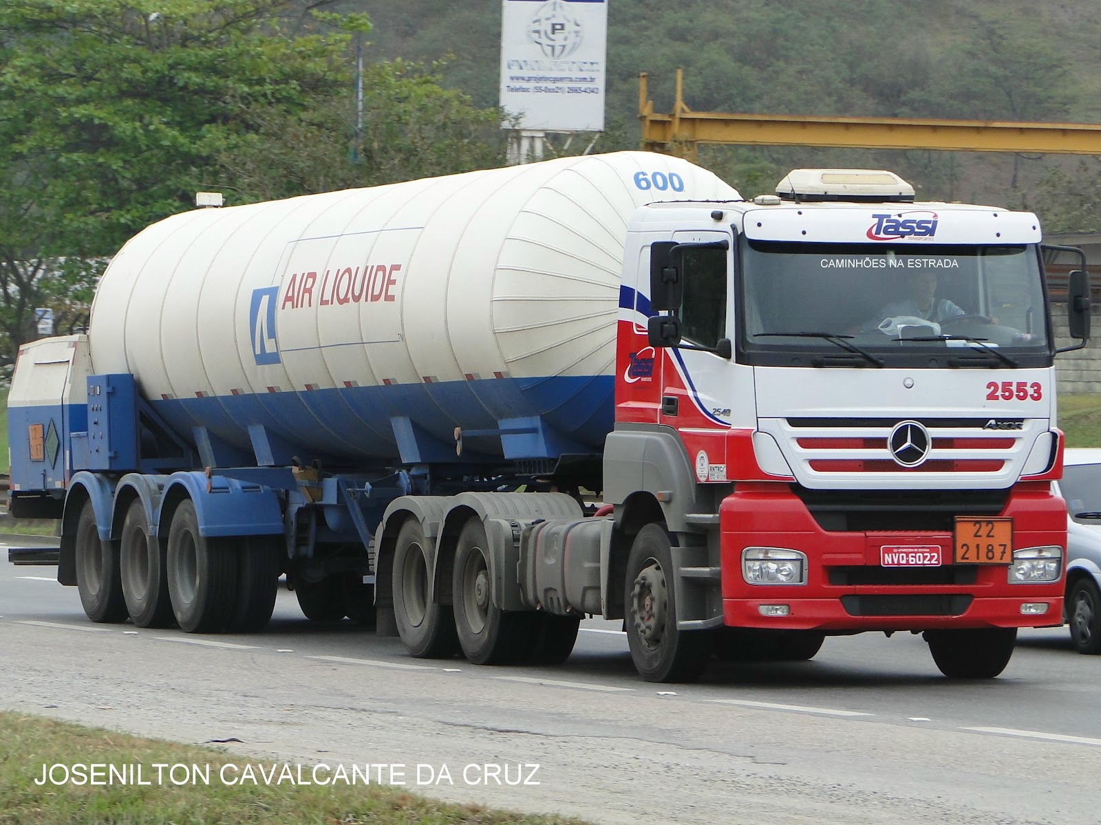 CAMINHÕES NA ESTRADA: Mercedes-Benz Axor 2540
