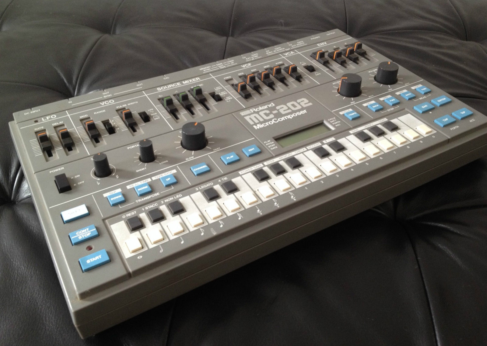 MATRIXSYNTH: Roland MC-202 SN 340400