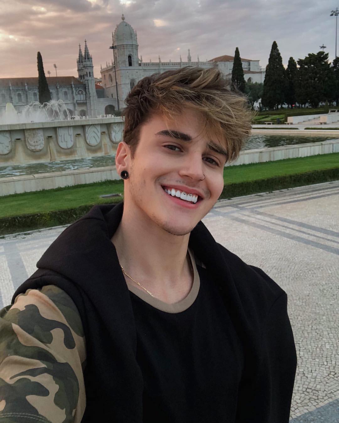 Lovely Boys: Alex Mapeli