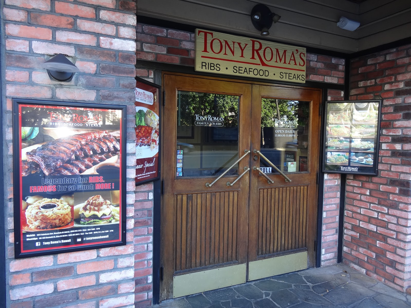 Miquelli's Amerikablog: Restaurant: Tony Roma's - Honolulu, Hawaii