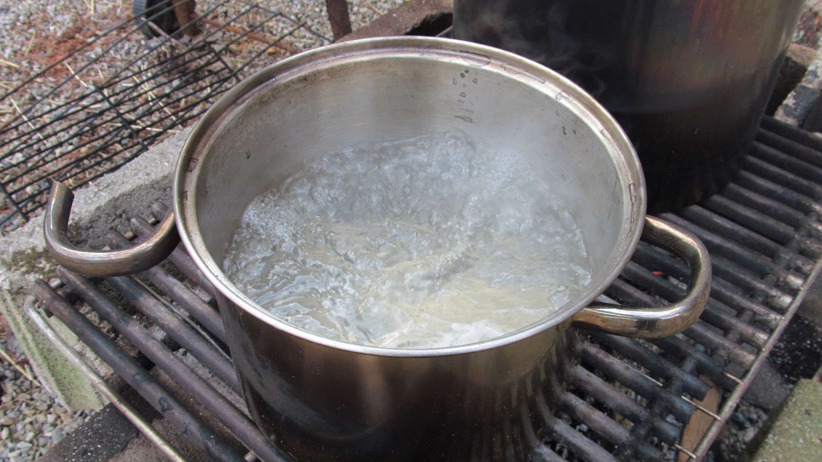 Ohiofarmgirl's Adventures In The Good Land: How to Cook Maple Syrup