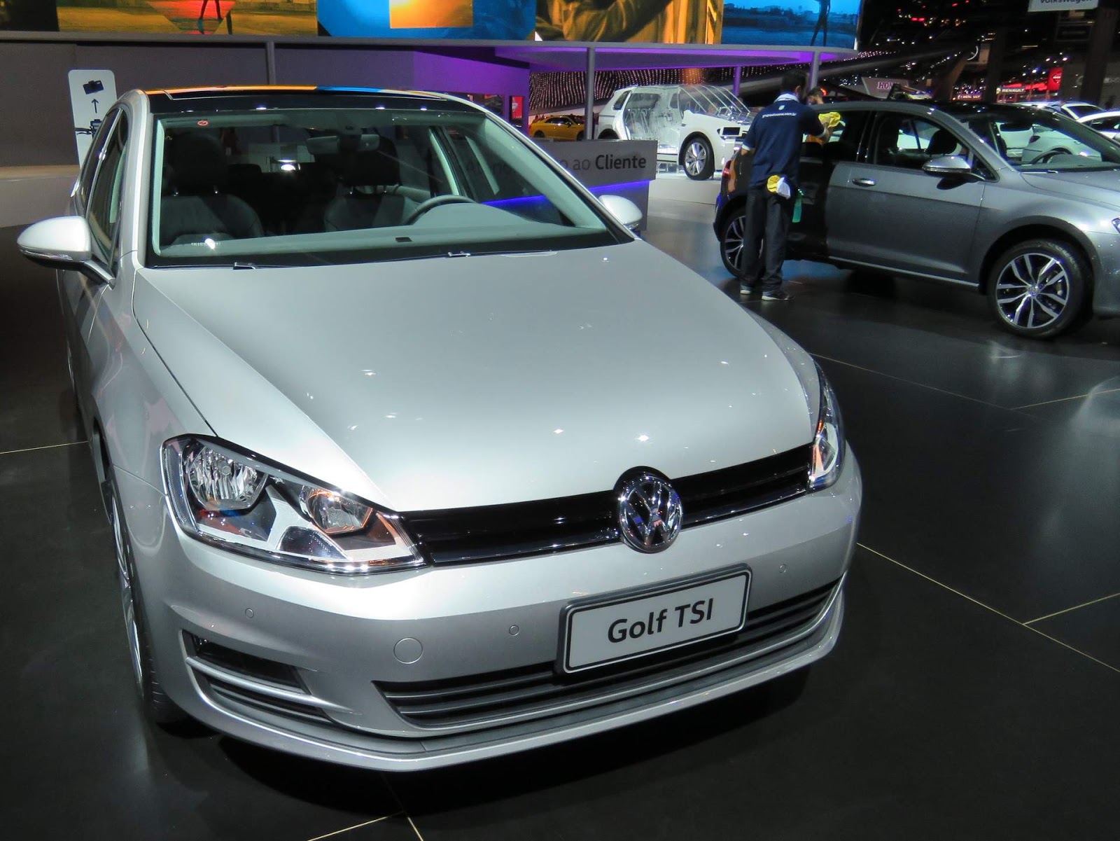 VW Golf TSI 2017: Comfortline, Highline e GTI - vídeos, fotos