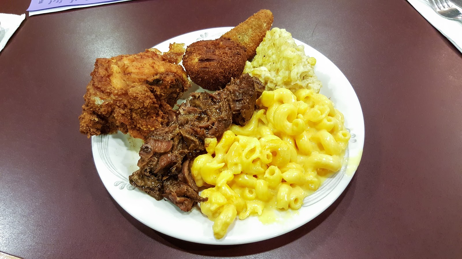 Belly of the Pig: Shady Maple Smorgasbord Lunch Review