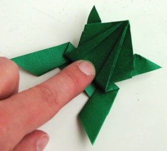 origami frog that jumps ~ origami instructions art and craft ideas