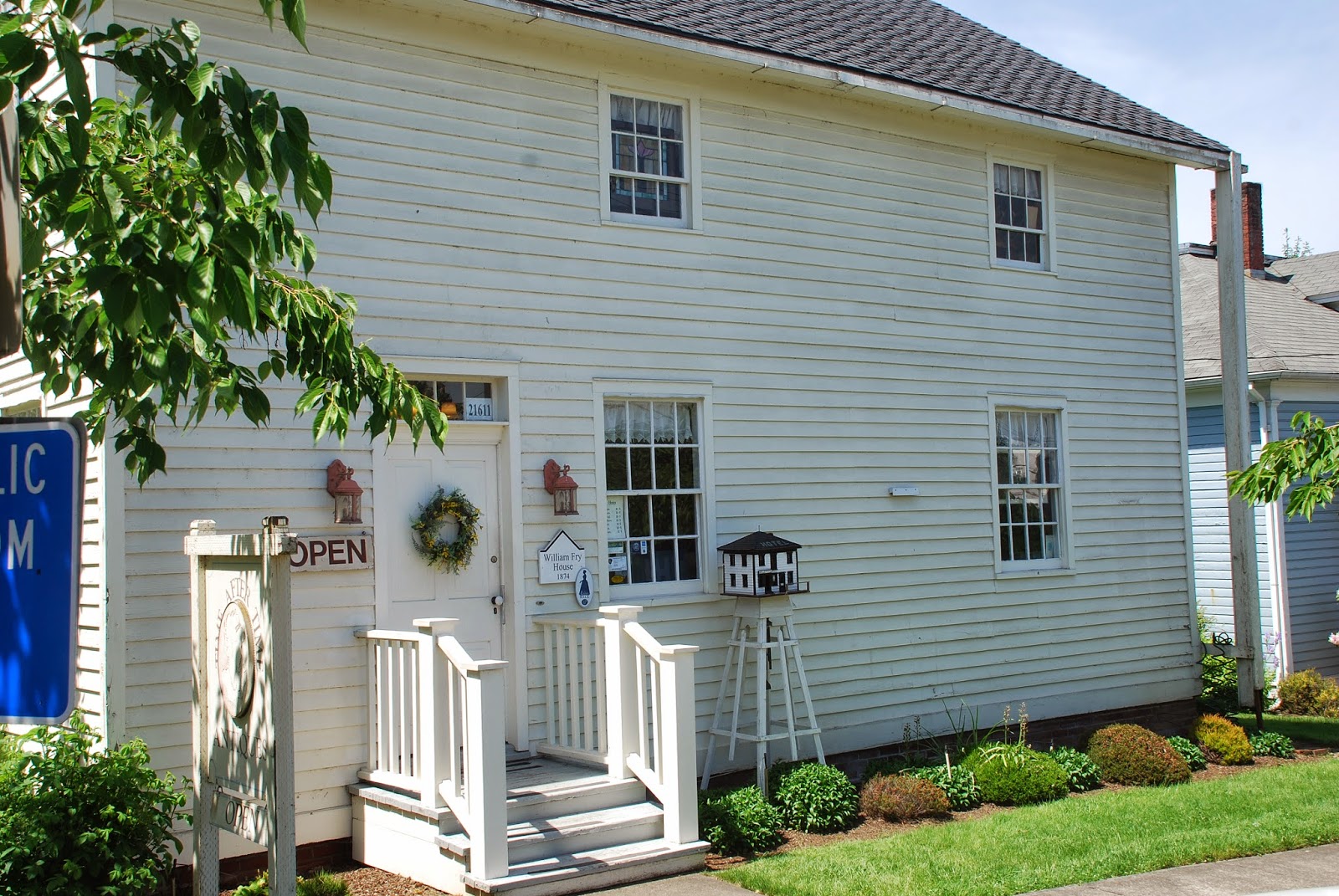 Everything Oregon (and Beyond): The Aurora Colony