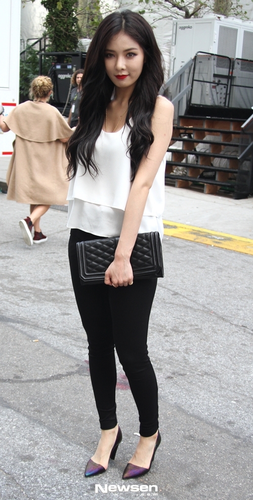 K STYLE FILE: HYUNA KEEPING IT SIMPLE