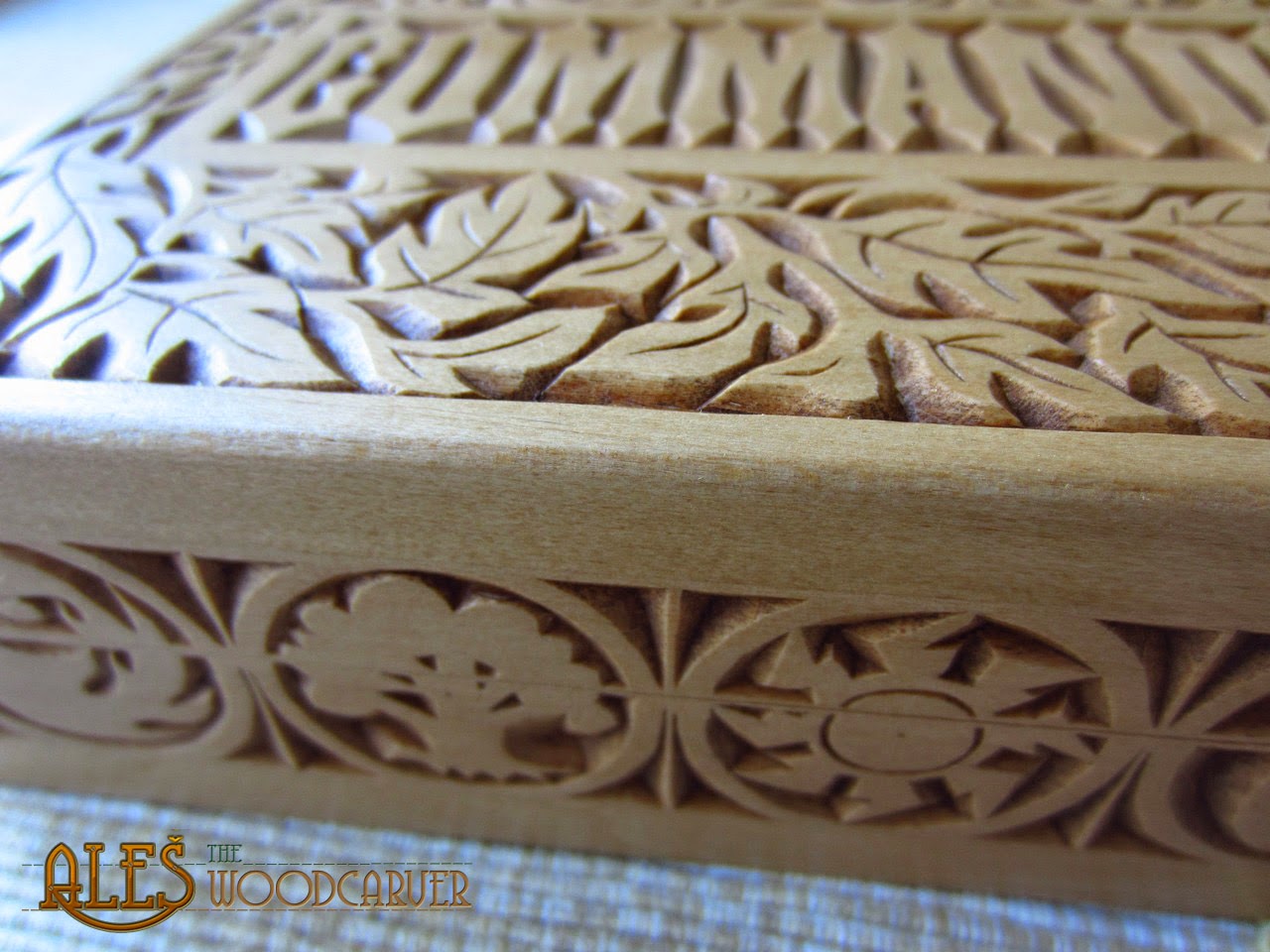 Ales the woodcarver: Magic the Gathering - Commander card boxes
