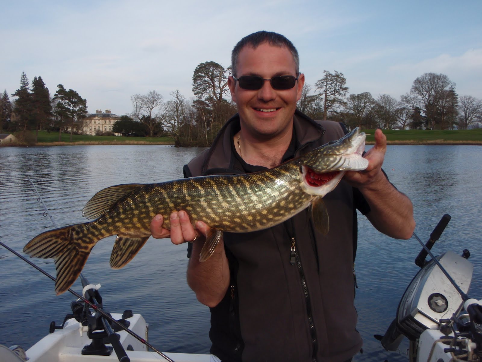 Scottish Fishing Guide: Pike Fishing Guide Loch Lomond