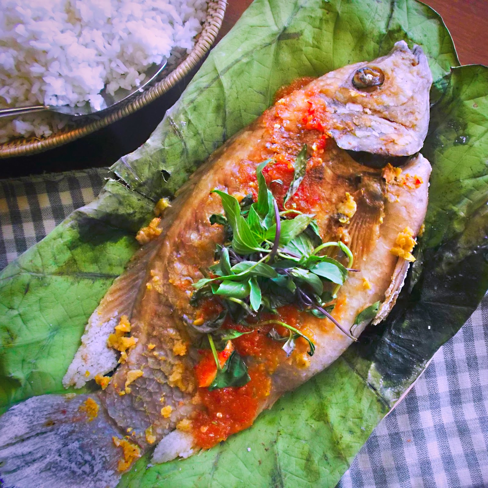 street cuisine: Grilled Fish From the Tonlé Sap