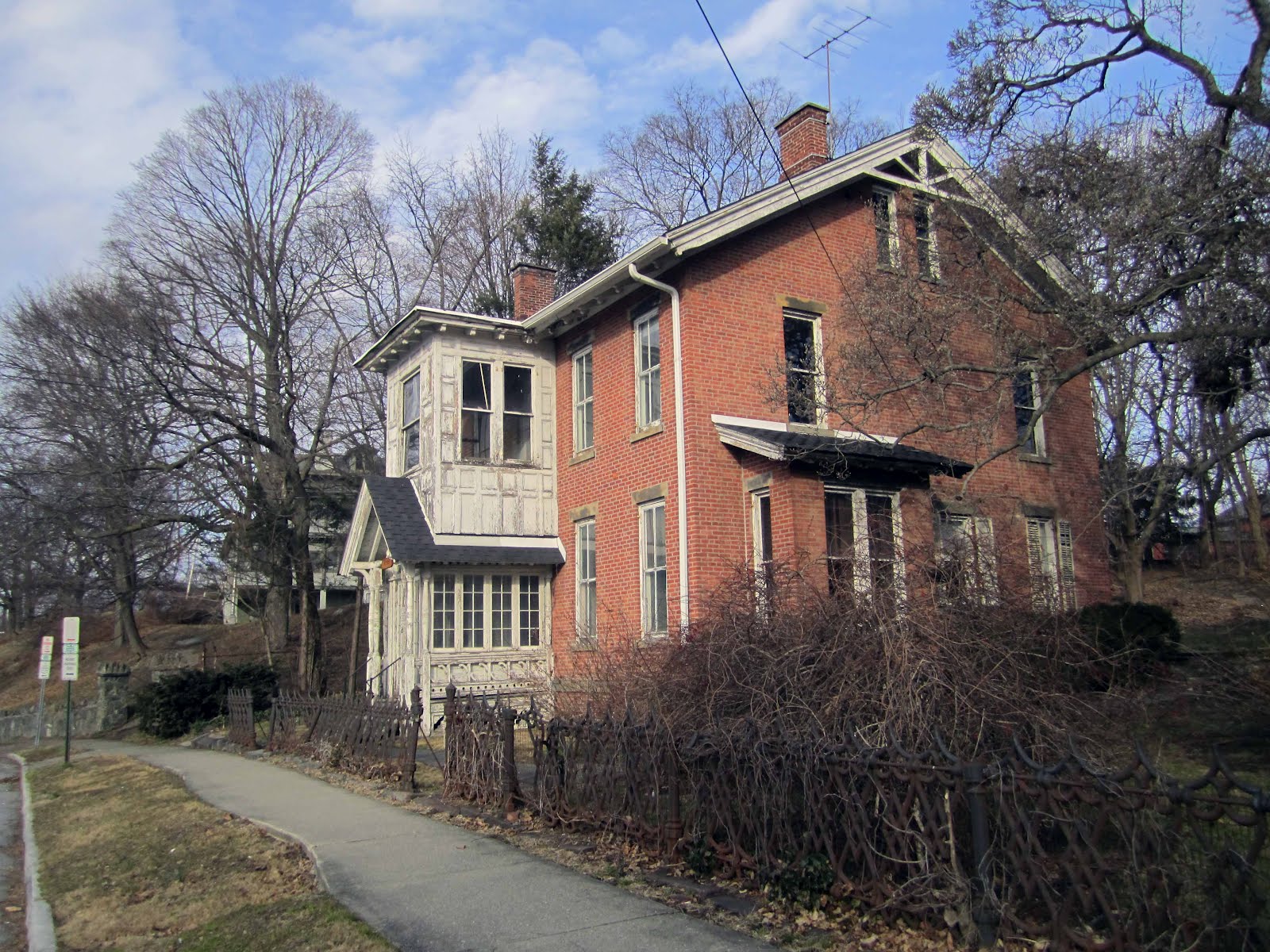BIG OLD HOUSES: Obscure Poughkeepsie