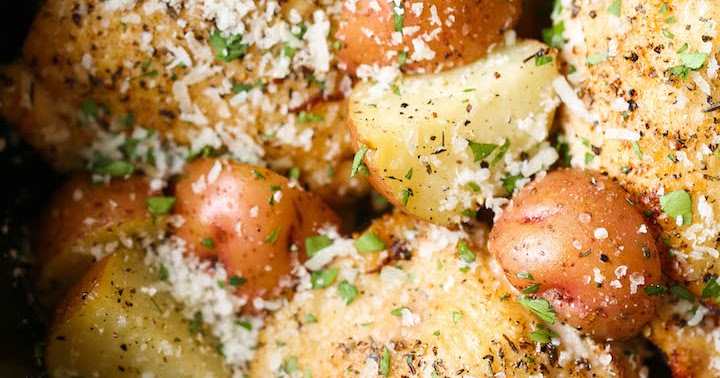 IC Friendly Recipes: Slow Cooker Garlic Parmesan Chicken and Potatoes