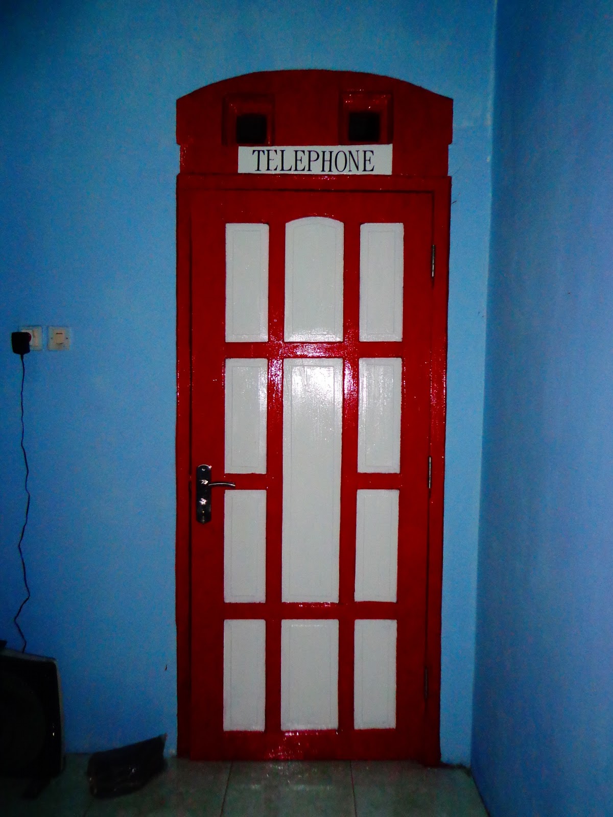 Red Telephone Box Door Tutorial