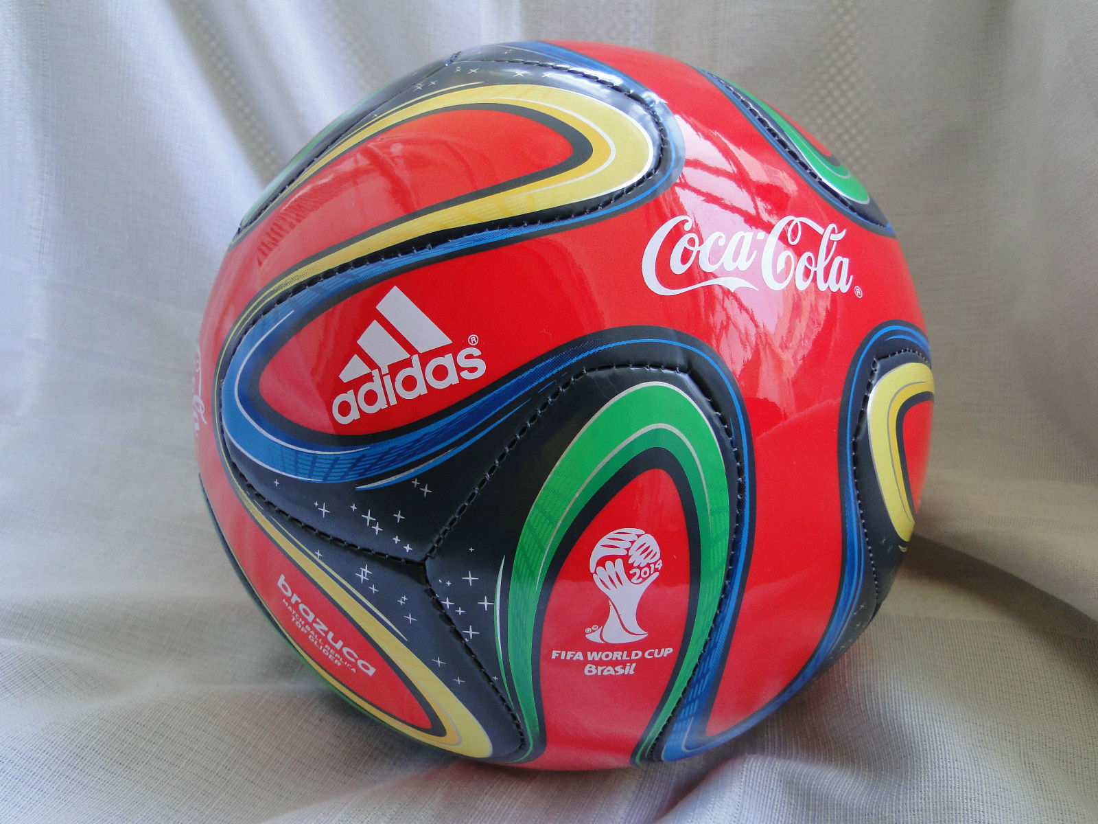 Brinquedos e raridades: Coca Cola Adidas FIFA Brazuca World Cup 2014 ...