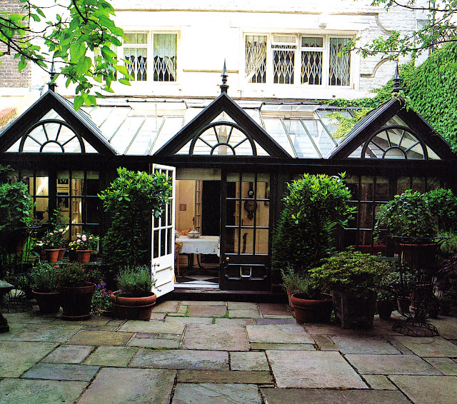 Posted by karen wagner garden design at 14:22