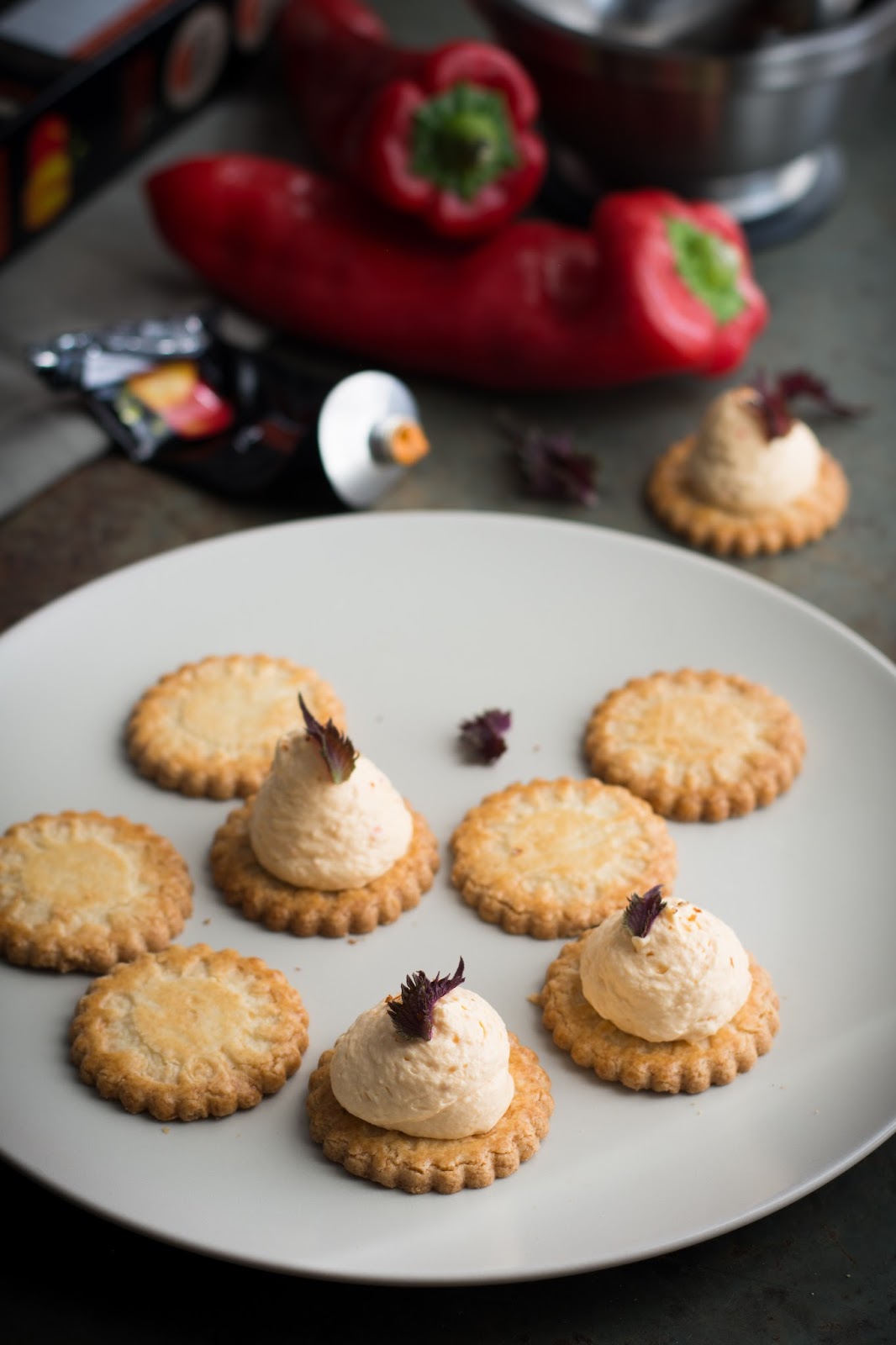 Chic, Chic, Chocolat: Sablés à la mousse de poivron pour un apéritif ...