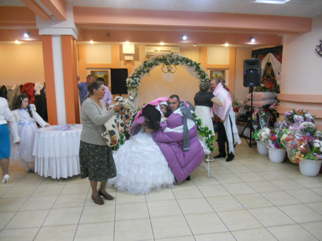Warren's Moldovan Way: A Moldovan Nuntă -- A Wedding Party