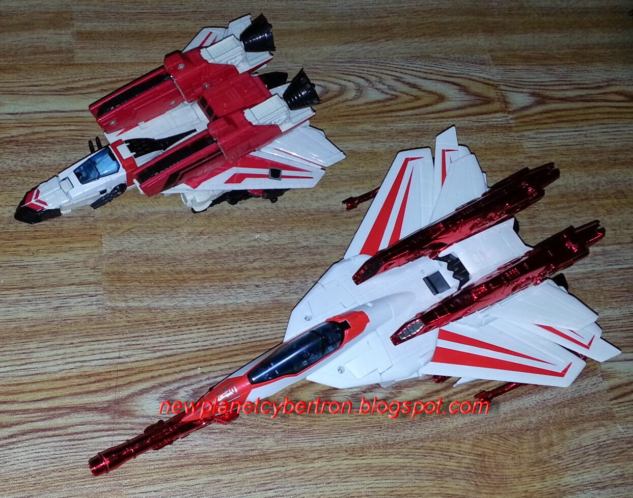New Planet Cybertron: Transformers Review: Jetfire (Generations Leader)