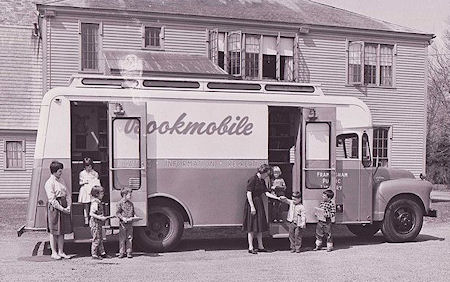 The Presurfer: Amazing Vintage Photos Of American Bookmobiles In The Past