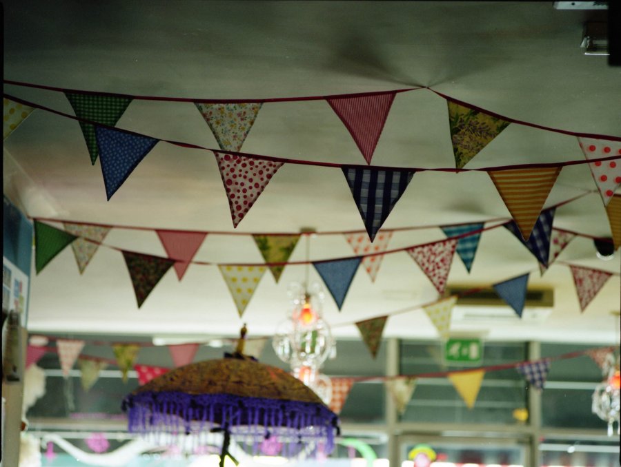 cool spaces in donosti: DIY / HAZLO TU MISMO: FABRIC FLAGS / BANDERITAS ...