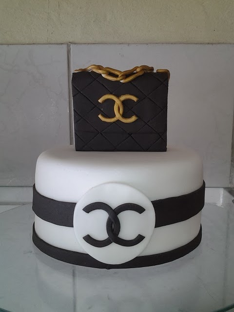 Toda Torta: Bolo em tema Chanel!