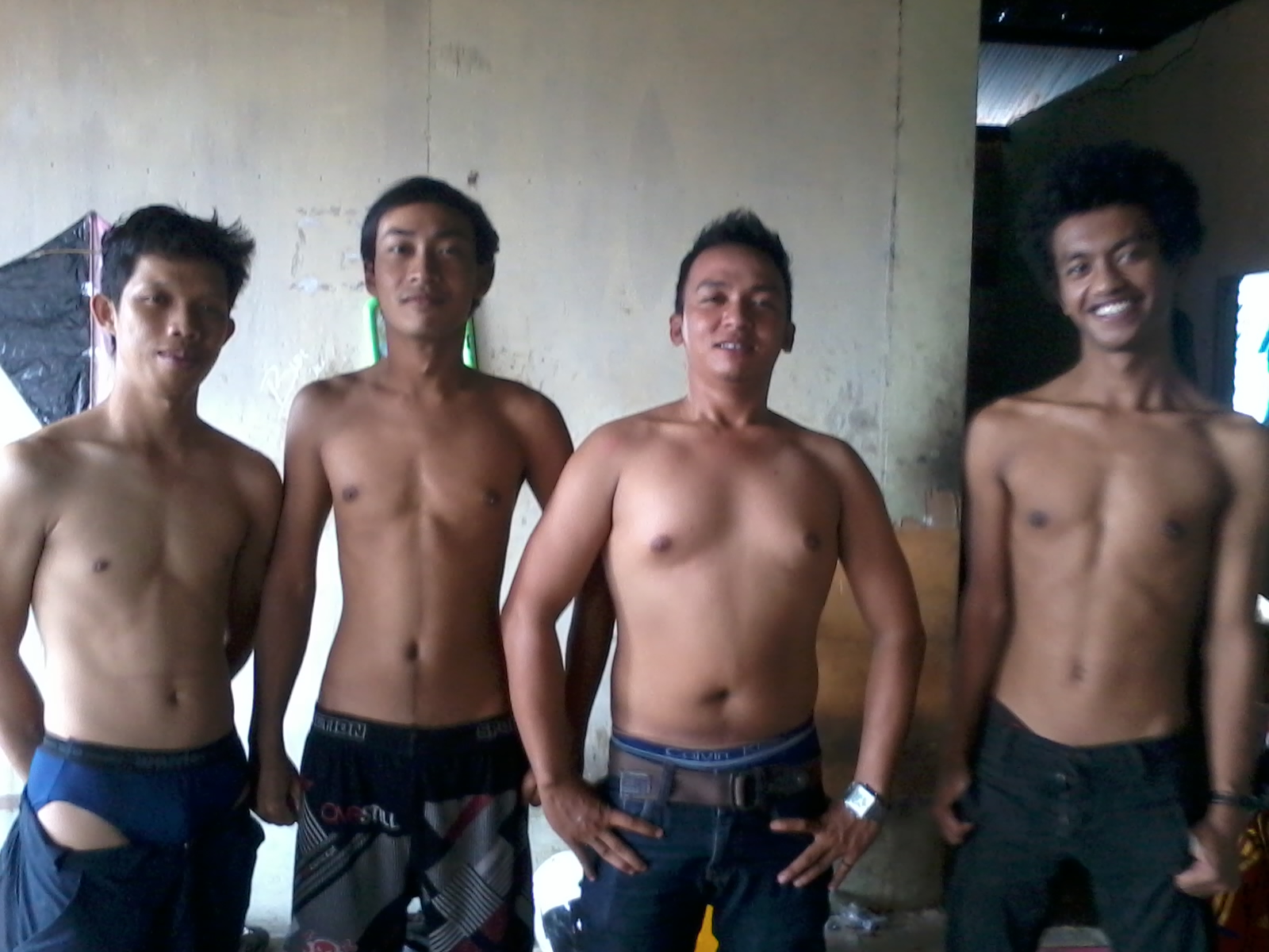 Amby.com: Kerasnya Kehidupan Bryan Kost