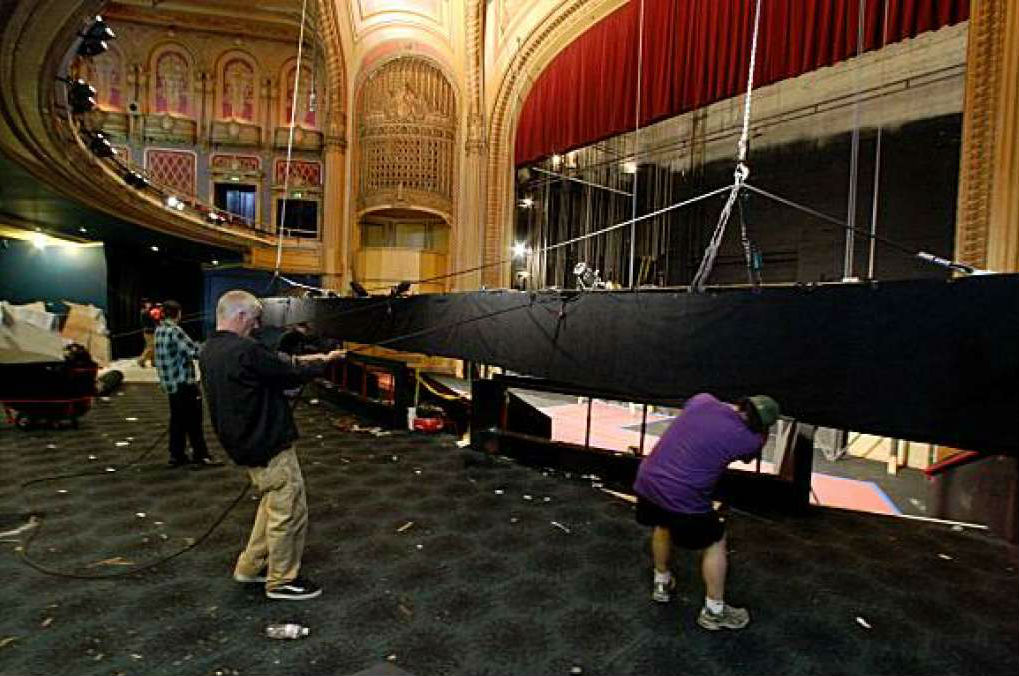 San Francisco Theatres: The Warfield Theatre: interior