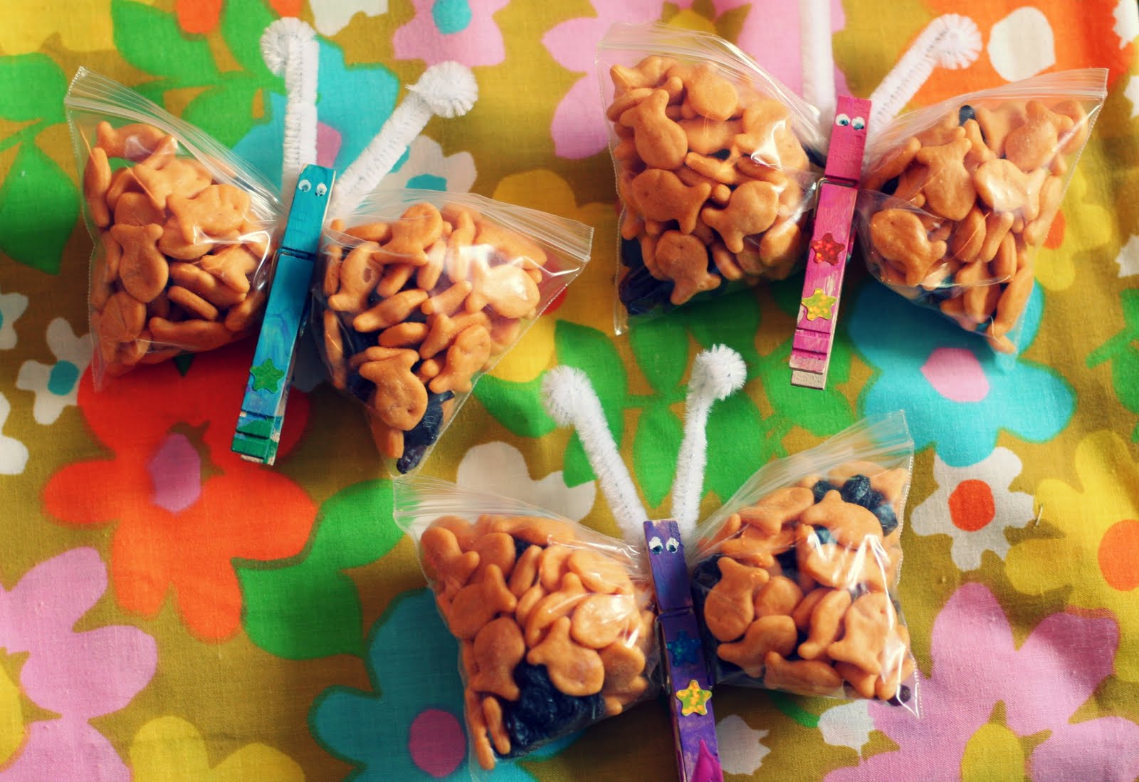 a bit of sunshine: make something monday :: butterfly snack bags
