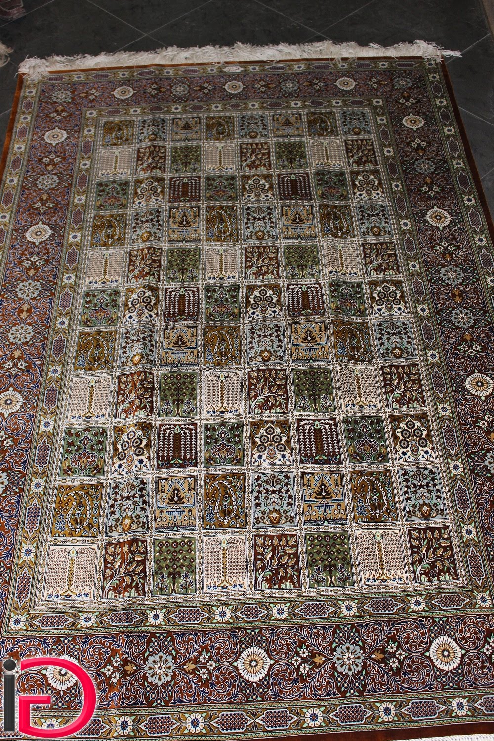 The Greatest Persian Handicrafts: Qom Silky Rug