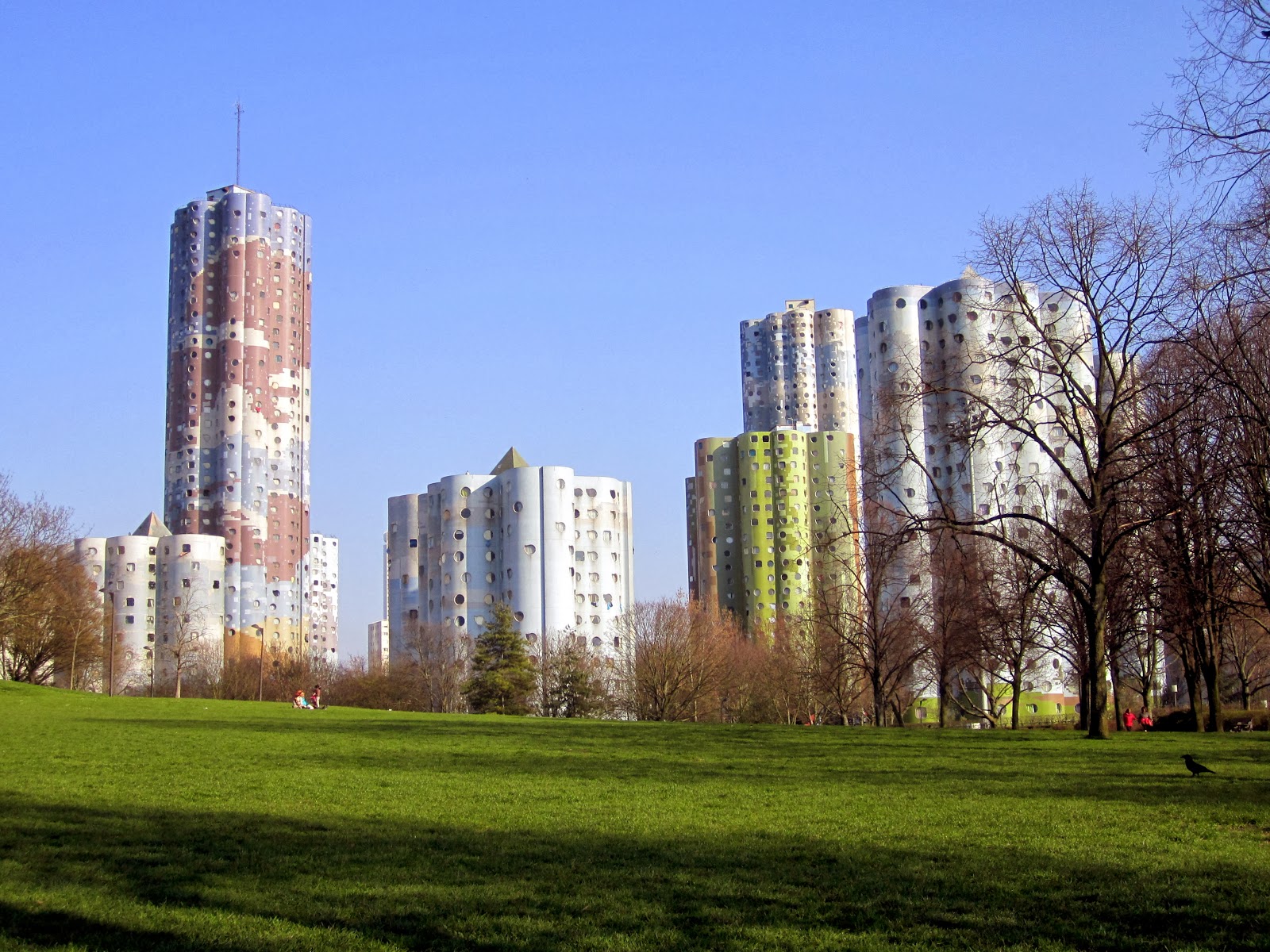 La ville de Nanterre, vue autrement: Nuages ...
