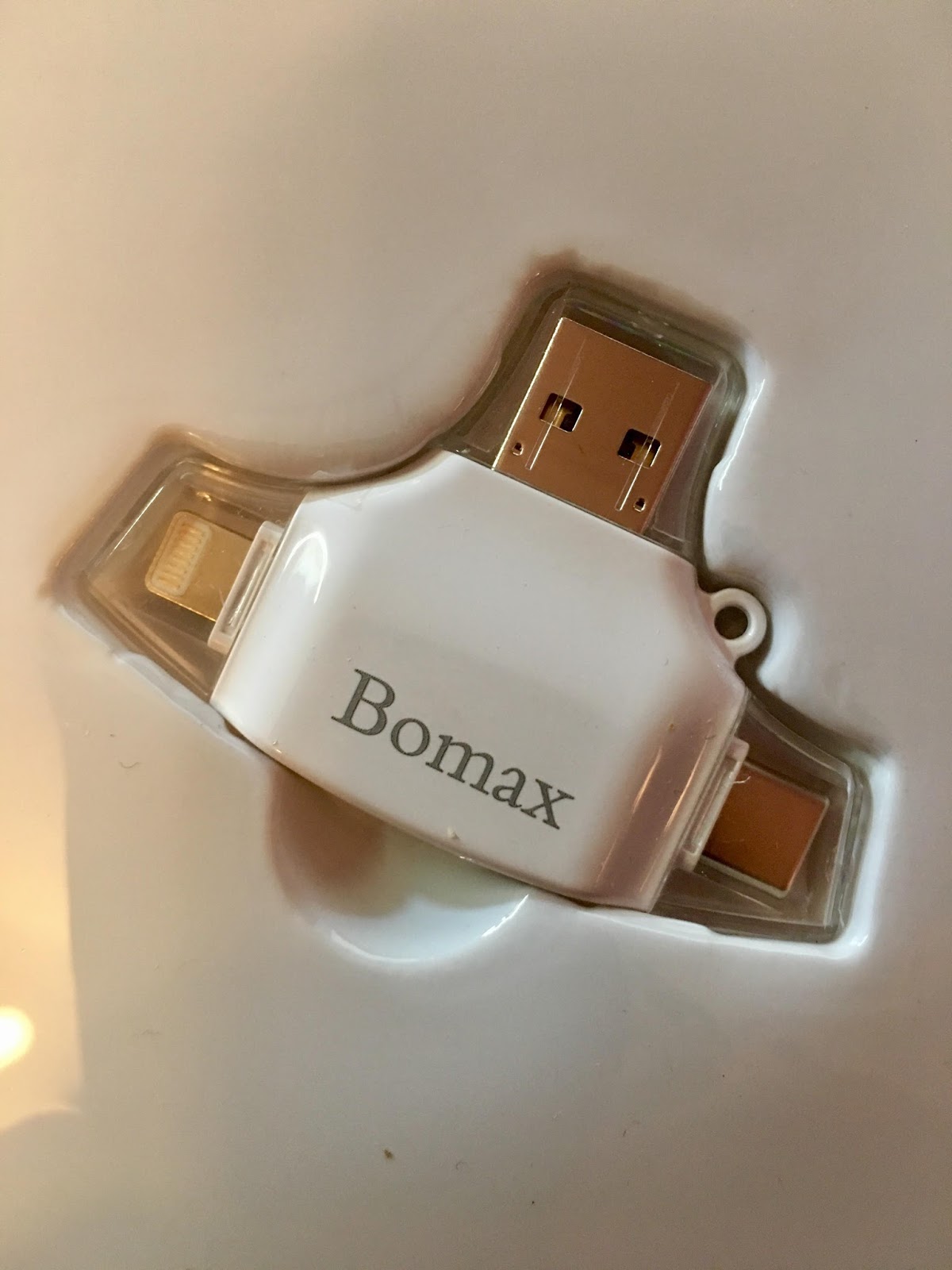 Heaven's Yes I Love Freebies!: Product Review - Bomax 4-in-1 Card Reader