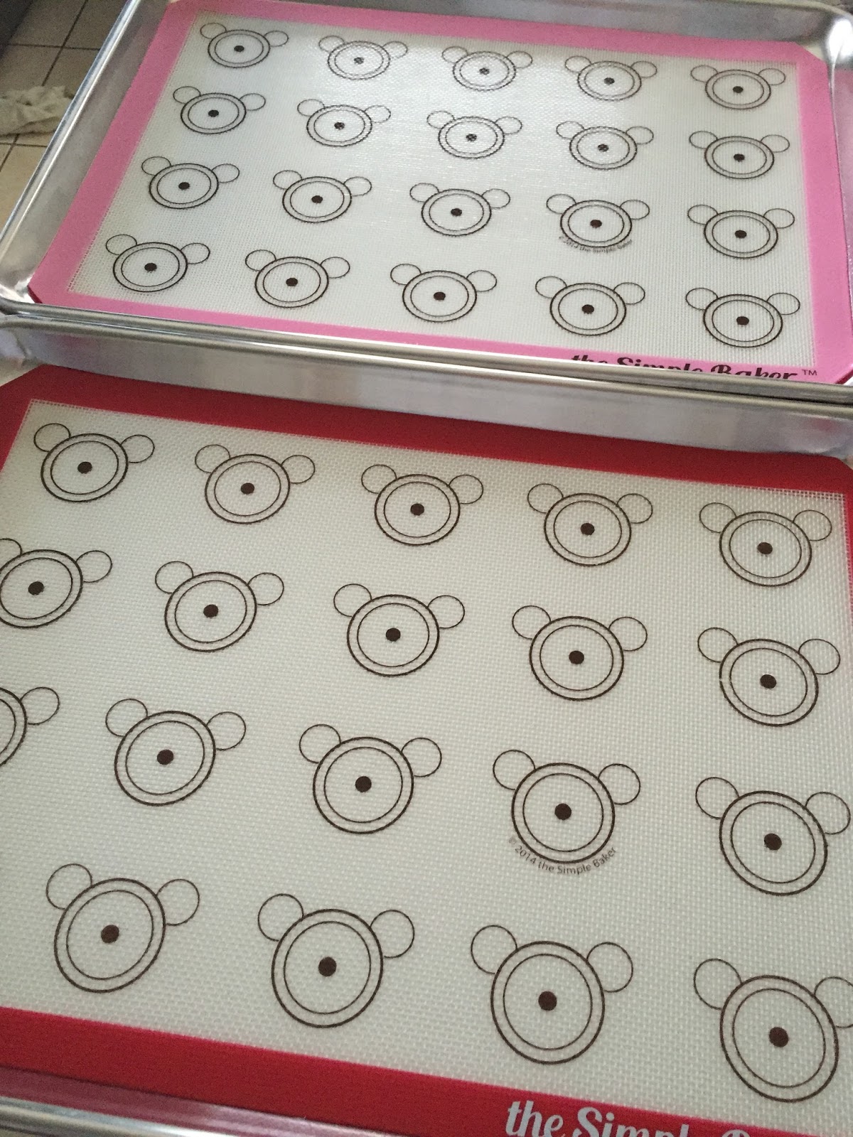 Pauline Bakes: Macarons