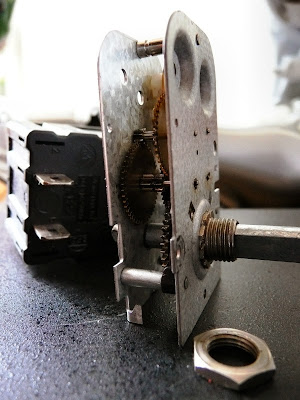 It's Not Pretty, But It Does The Job: Dualit 20245