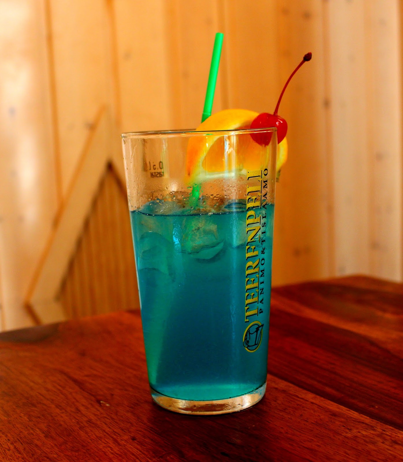 World of Cocktails: A.M.F drink