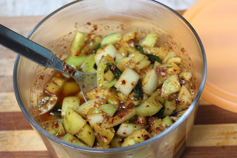 Green Tomato Pickle Recipe | Tomato Aavakaaya Recipe